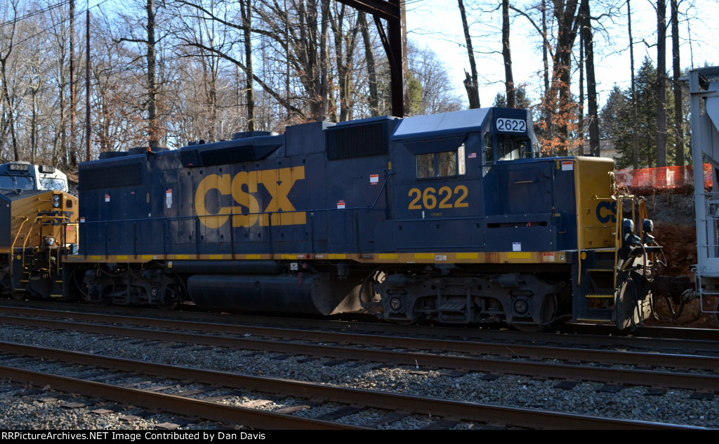 CSX GP38-2 2622 trails on Q418-19